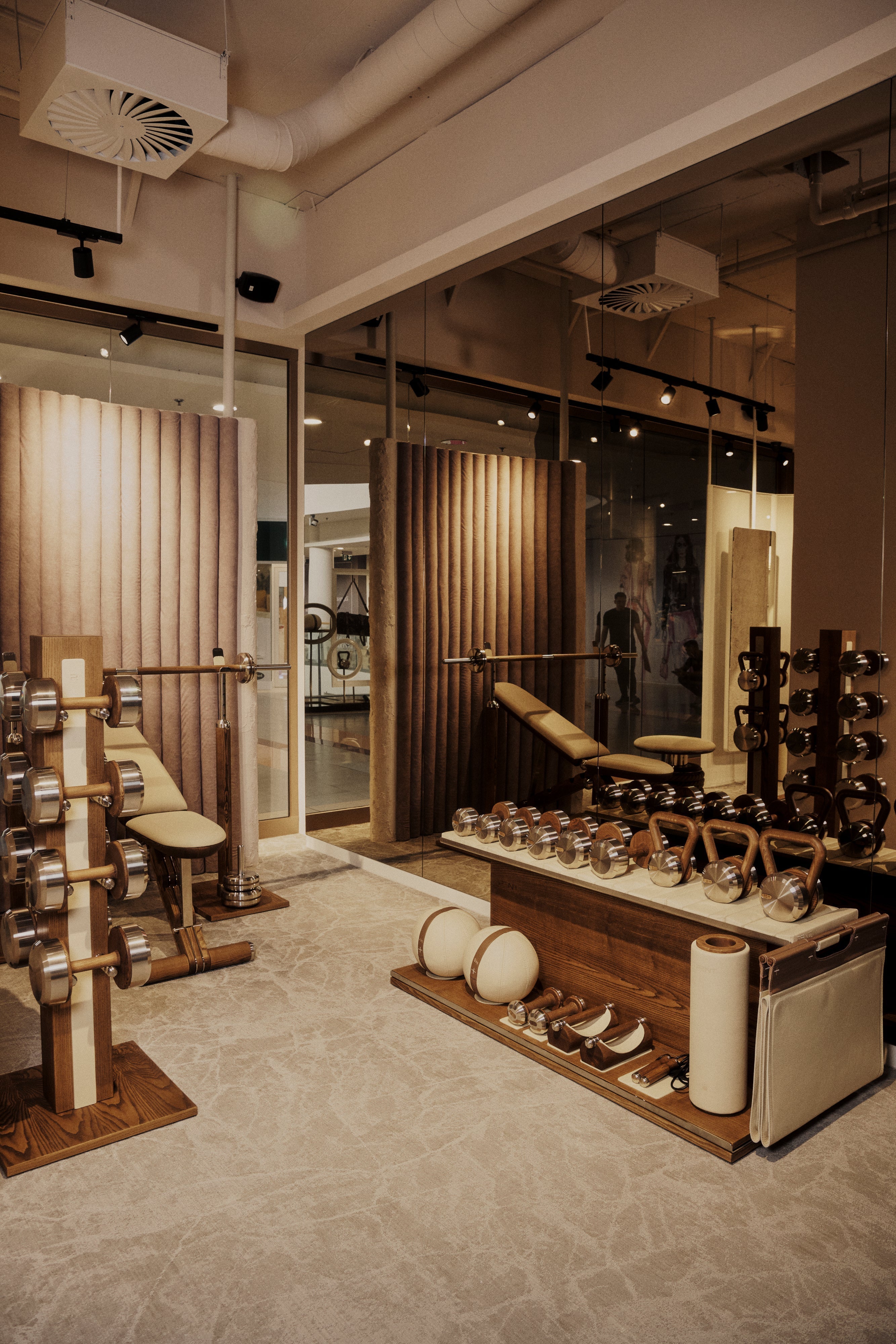 EMSO.studio – استوديو EMS للياقة الفاخرة مدعوم من PENT. | مدونة PENT ...